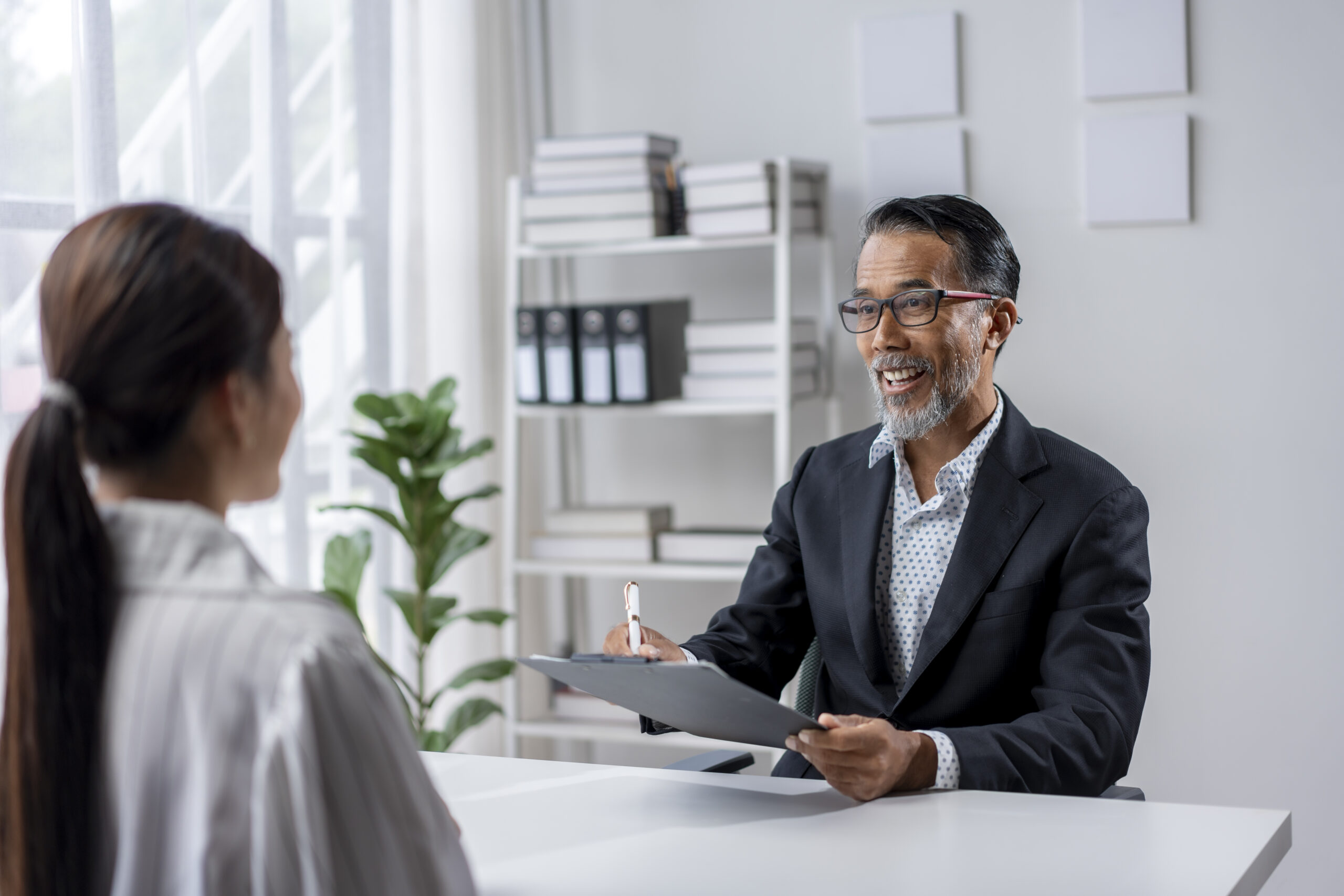 Comment débaucher un talent : techniques et conseils RH 2025
